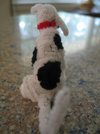 Bend a pipe cleaner puppy | Art Education Daily