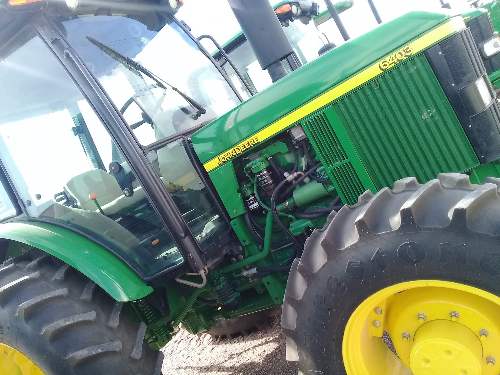 MAQUINARIA AGRICOLA INDUSTRIAL: Tractor John Deere 6403, 105hp ... $31 ...