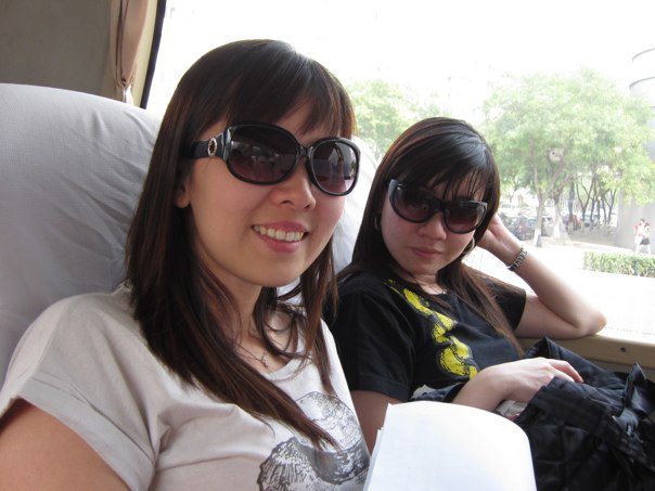 LAURA ONG: Photo Gallery