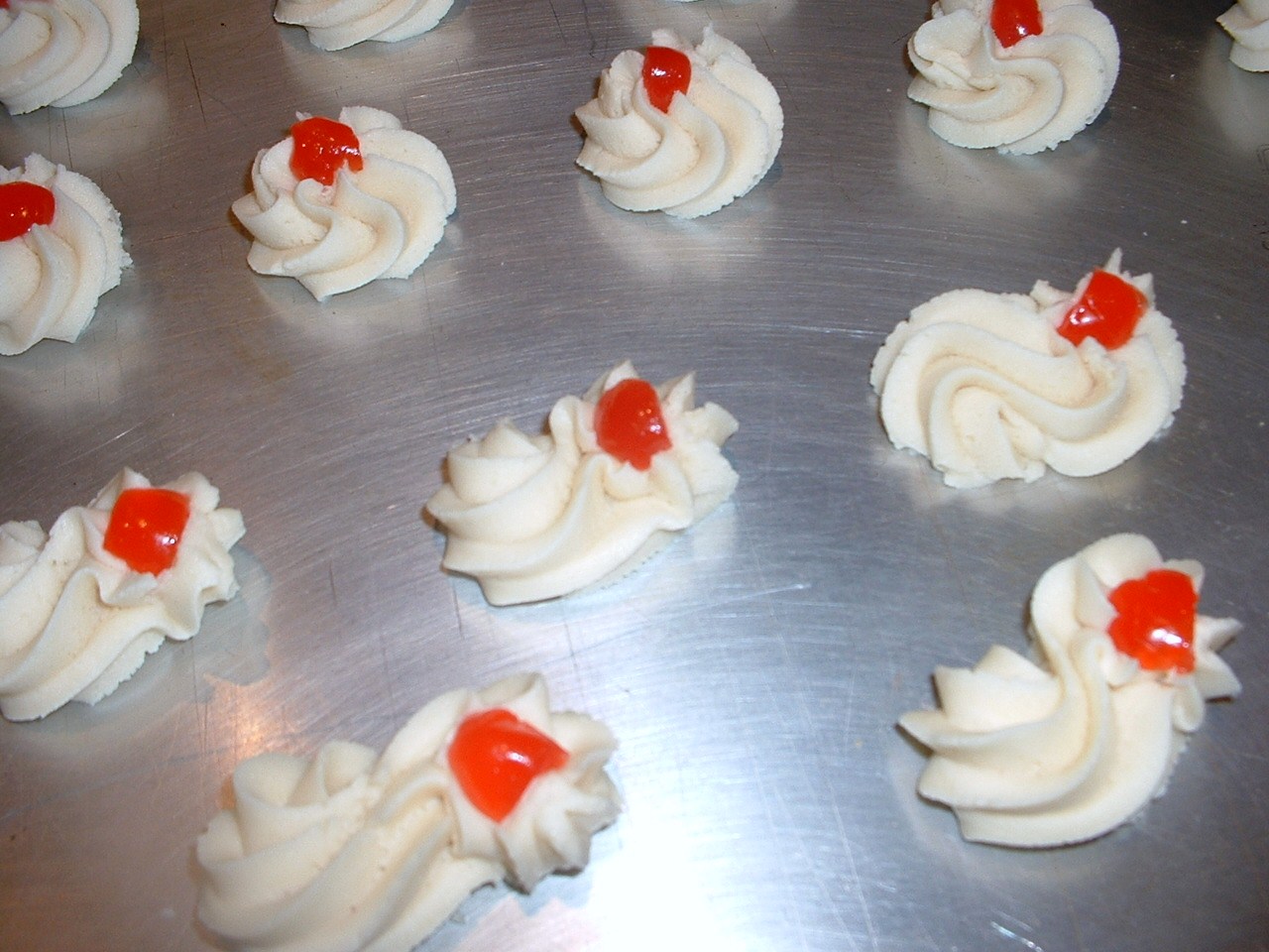 Someone's in the Kitchen: Whipped Shortbread Cookies