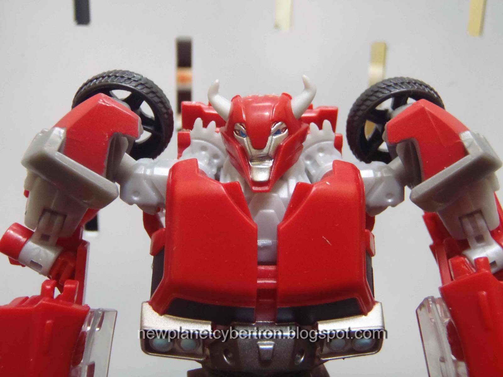New Planet Cybertron: Transformers Review: Cliffjumper (Prime RiD Deluxe)