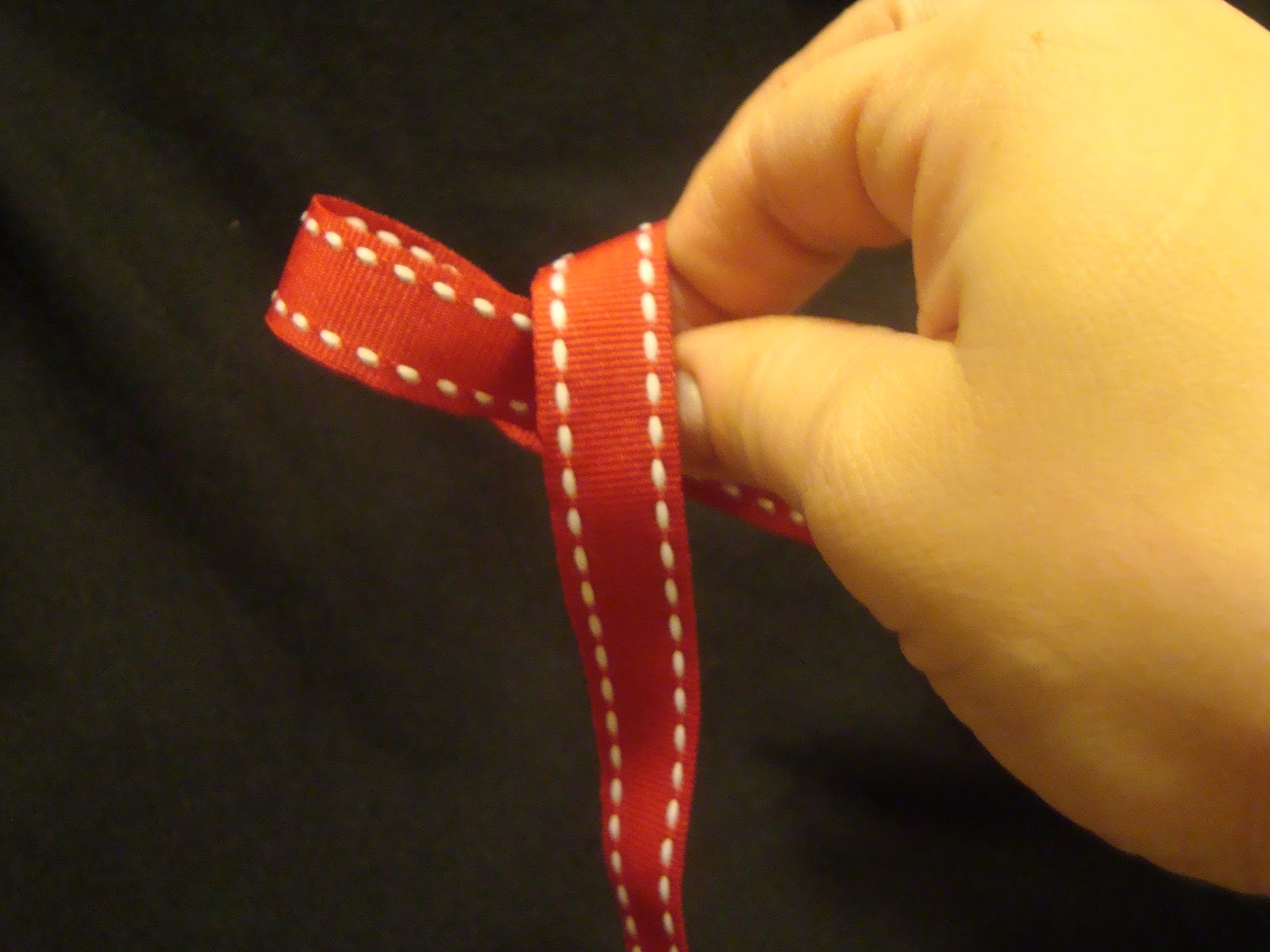 The Creative Homemaker: Tie a Perfect Bow