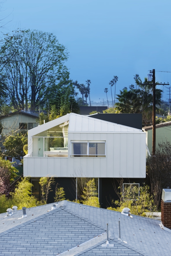 我們看到了。我們是生活@家。: 創意總監Eric Grunbaum被加州Venice Beach的衝浪與藝術氛圍所吸引