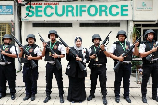 IRON LADY MALAYSIA : DATUK WIRA DR MAZNAH HAMID