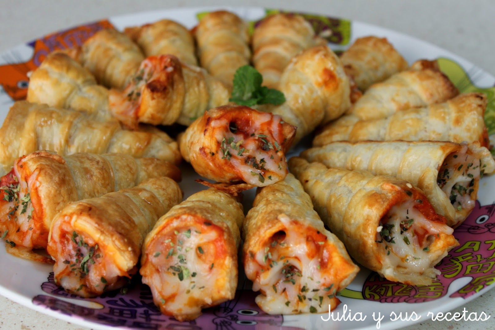 JULIA Y SUS RECETAS: Conos pizza de hojaldre