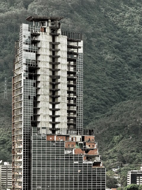 VOZALTERNATIVA CARACAS: LA METÁFORA DE LA “TORRE DAVID”