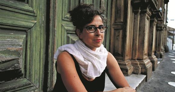 Interesse Privado, Acção Pública: A ENTREVISTA DE ALEXANDRA