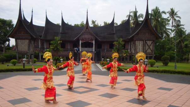 RANAH MINANG: TARI PIRING {DANCE PLATE} minangkabau,sumatera barat ...