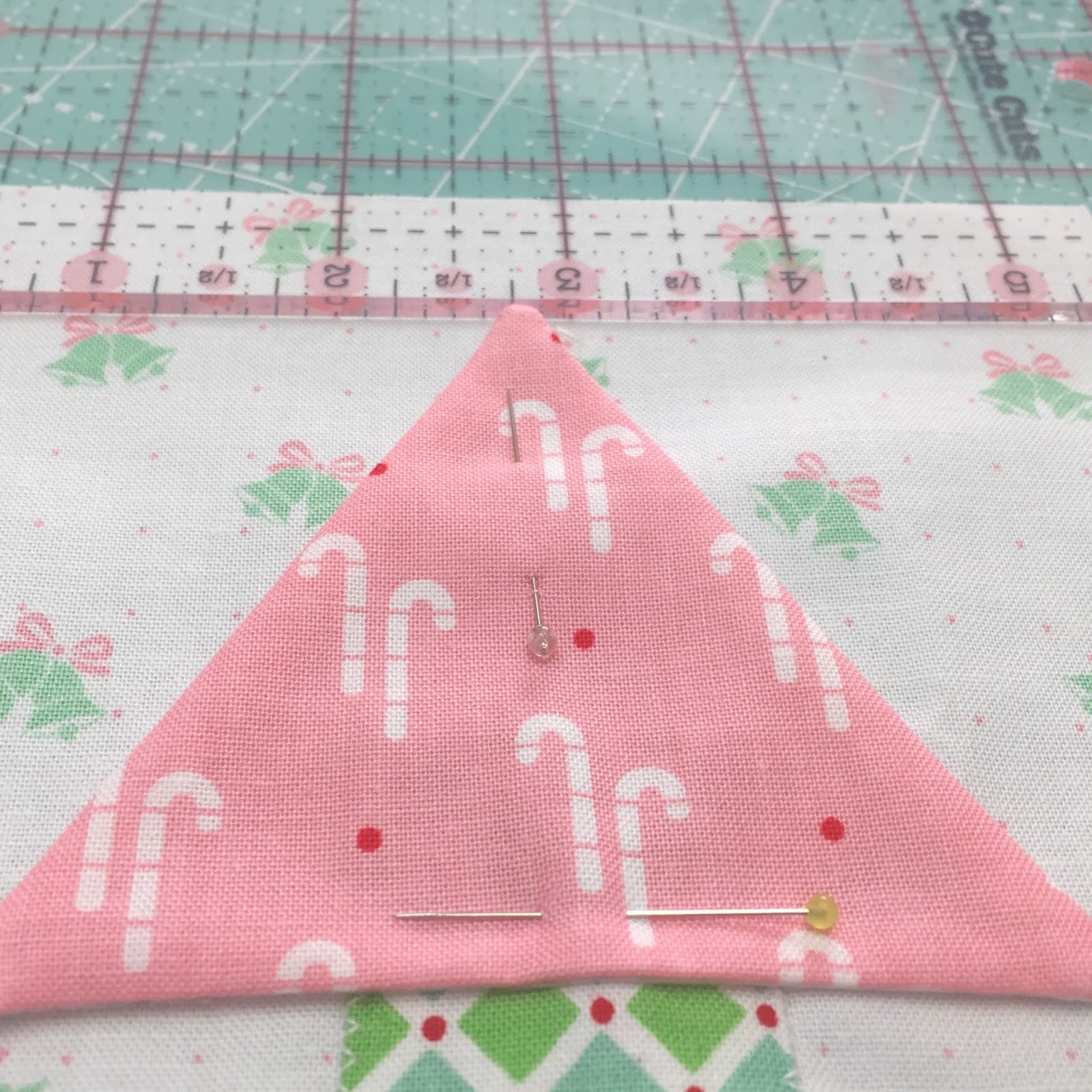 Bee In My Bonnet: Cozy Christmas Sew Along - Cute Little Trees Tutorial!!