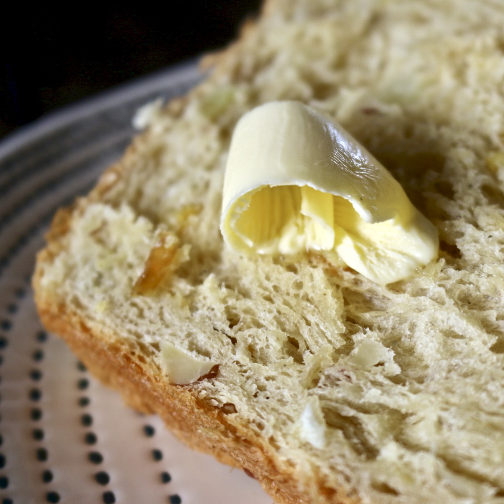 All That's Left Are The Crumbs: Julekage - #BreadBakers