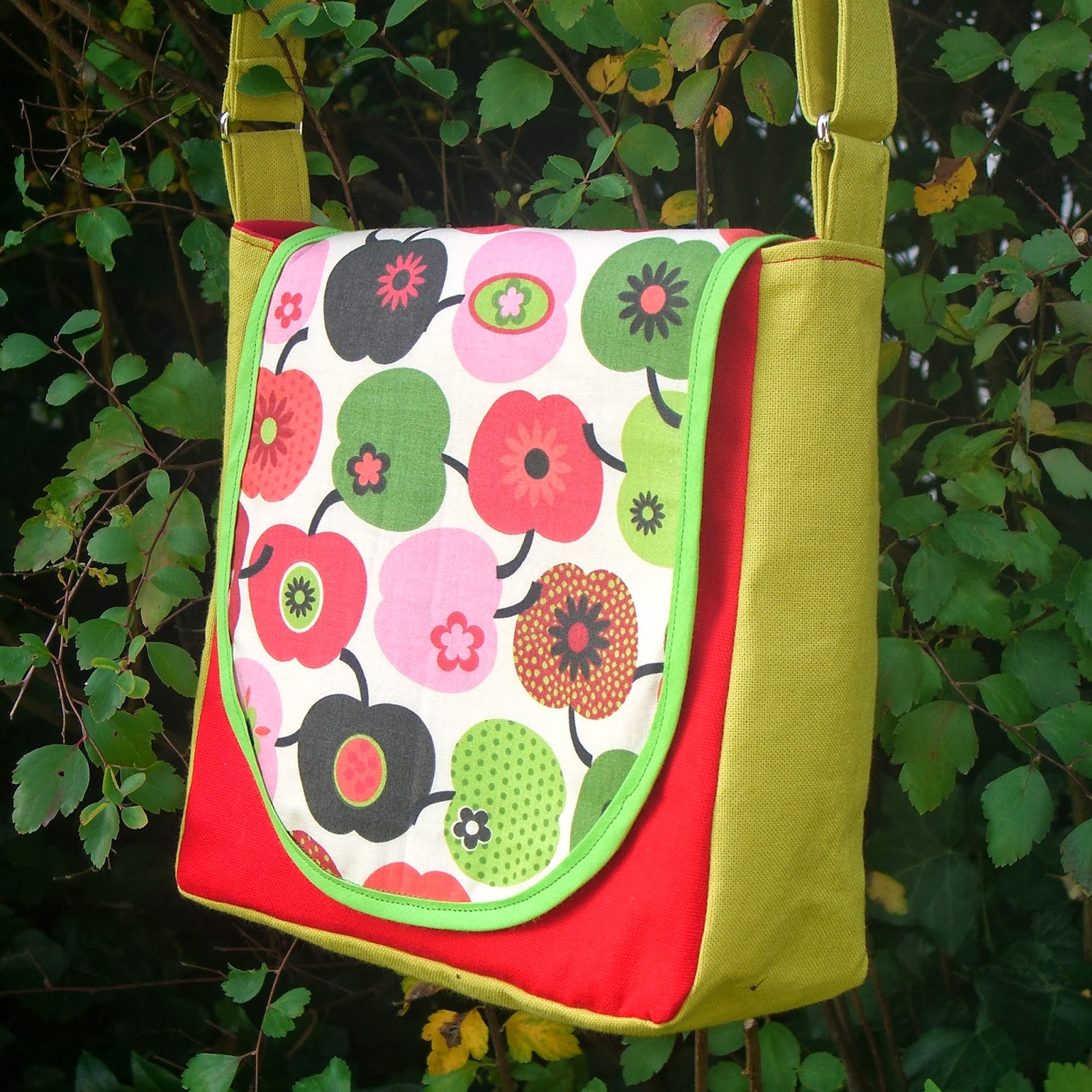 SaMari Design : Apfel-Erdbeer-Kinder-Tasche