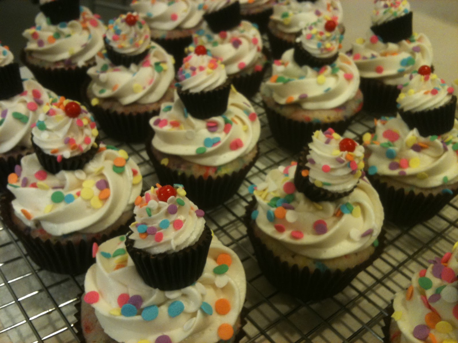 Frosted!: Confetti Cupcakes with "Cupcake" Cupcake Toppers