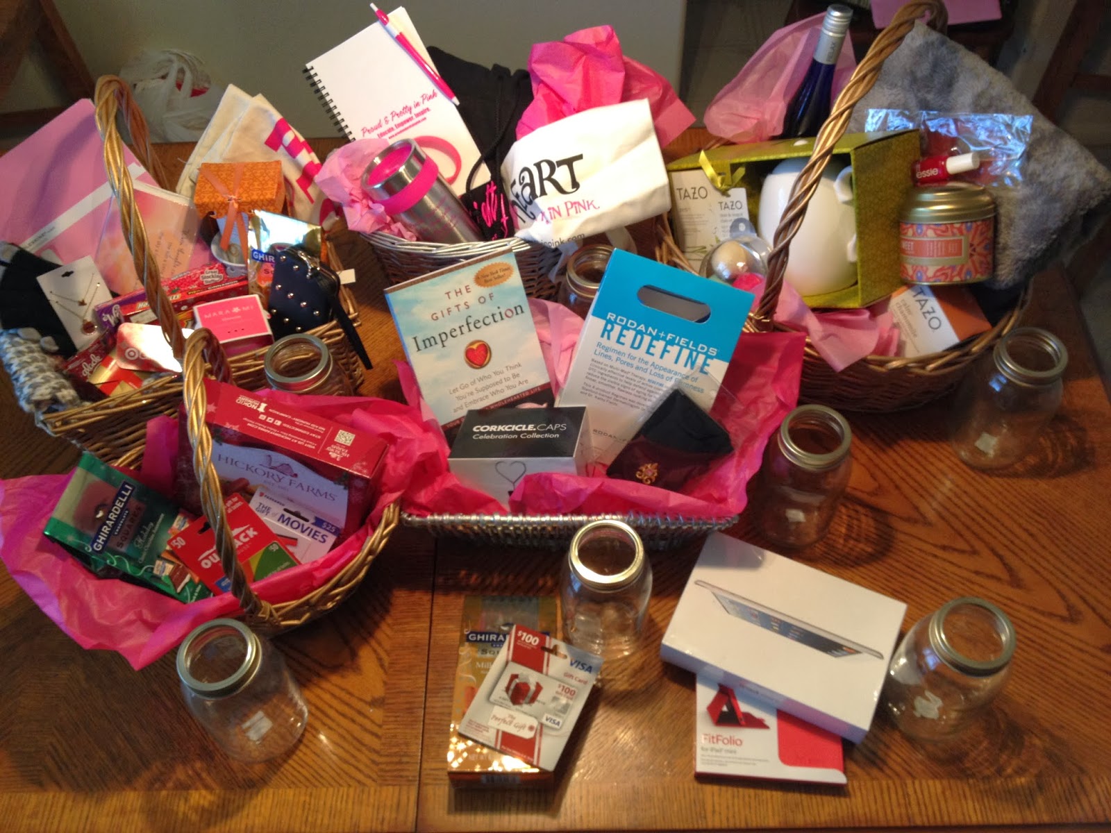 Writings in Pink: Holiday in Pink Raffle Items!!!