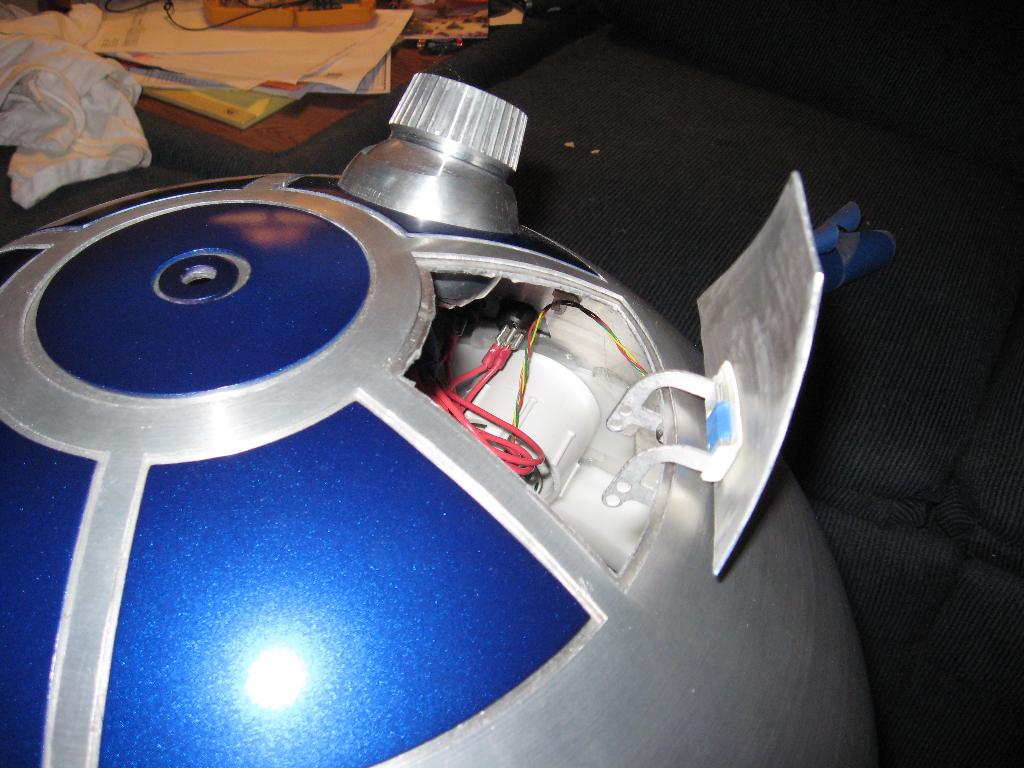 Paul's R2-D2 Project: Installing a hinge on the dome pie panels
