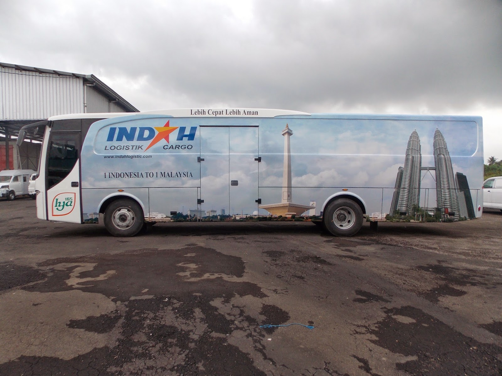 Karoseri Mobil Khusus: BUS CARGO