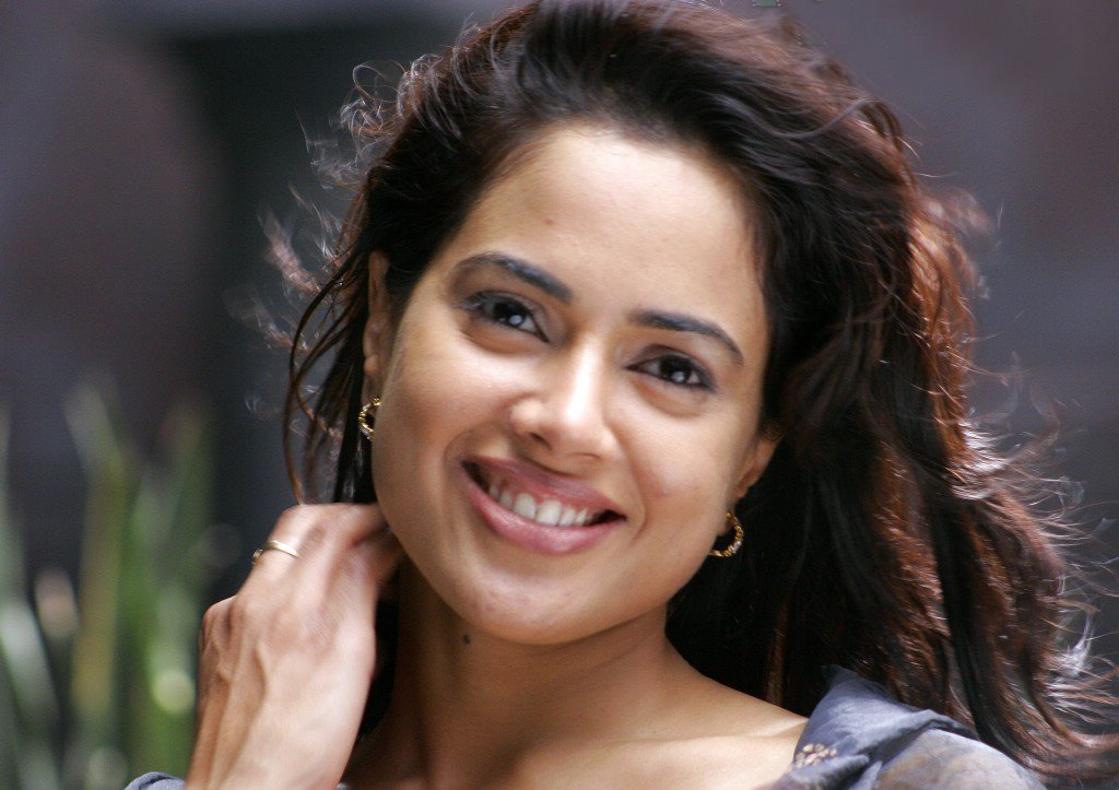 ONLY BOLLYWOOD ACTRESSES: SAMEERA REDDY