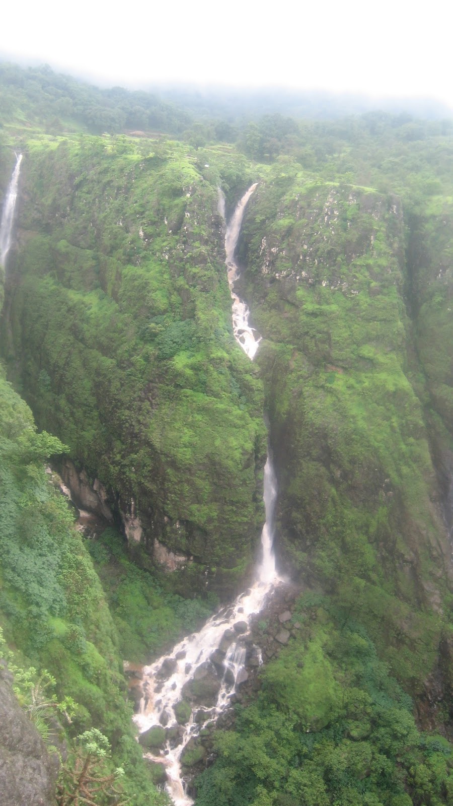 On the Edge of Sahyadris: Ahupe Ghat: A memorable walk through heaven