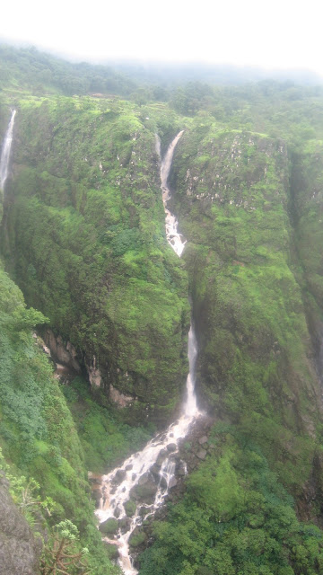 On the Edge of Sahyadris: Ahupe Ghat: A memorable walk through heaven