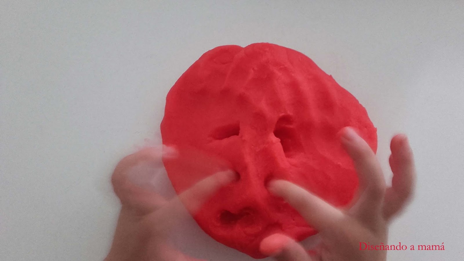 Diseñando a mamá: Masa de modelar para niños
