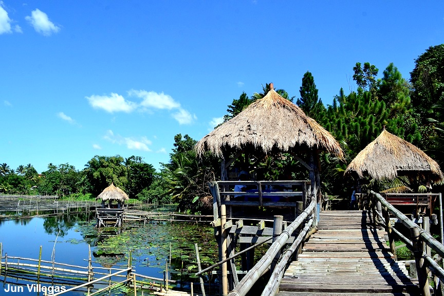 Smart Backpacker: Lake Sebu (7 Falls, 3 Lakes, 1 Tribe)