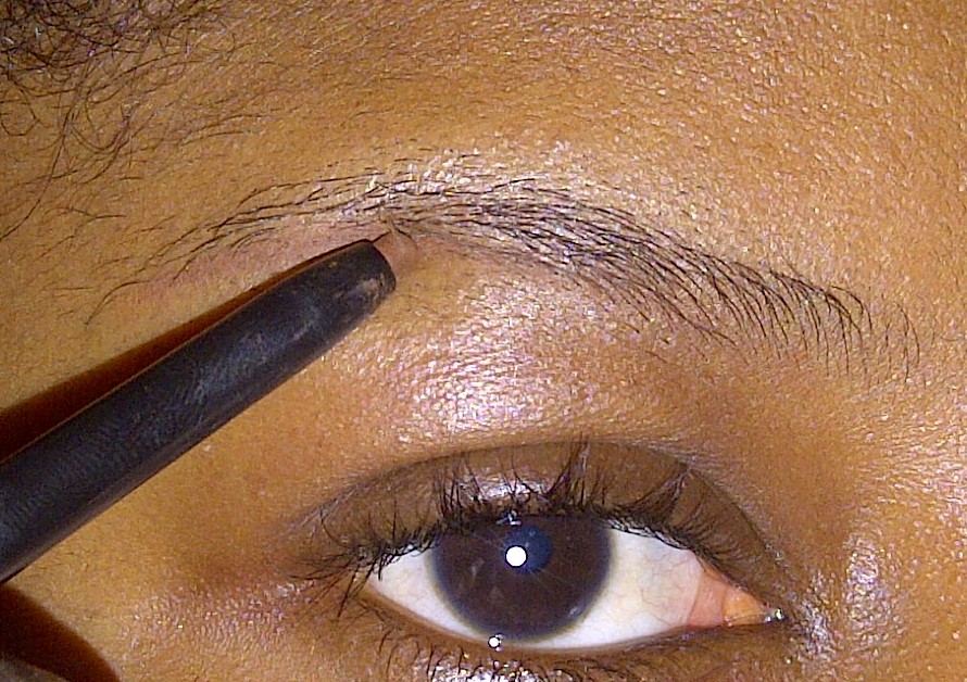 FASHION AND LOVERS: MAKE-UP TUTORIAL: HOW TO DEFINE YOUR EYEBROW