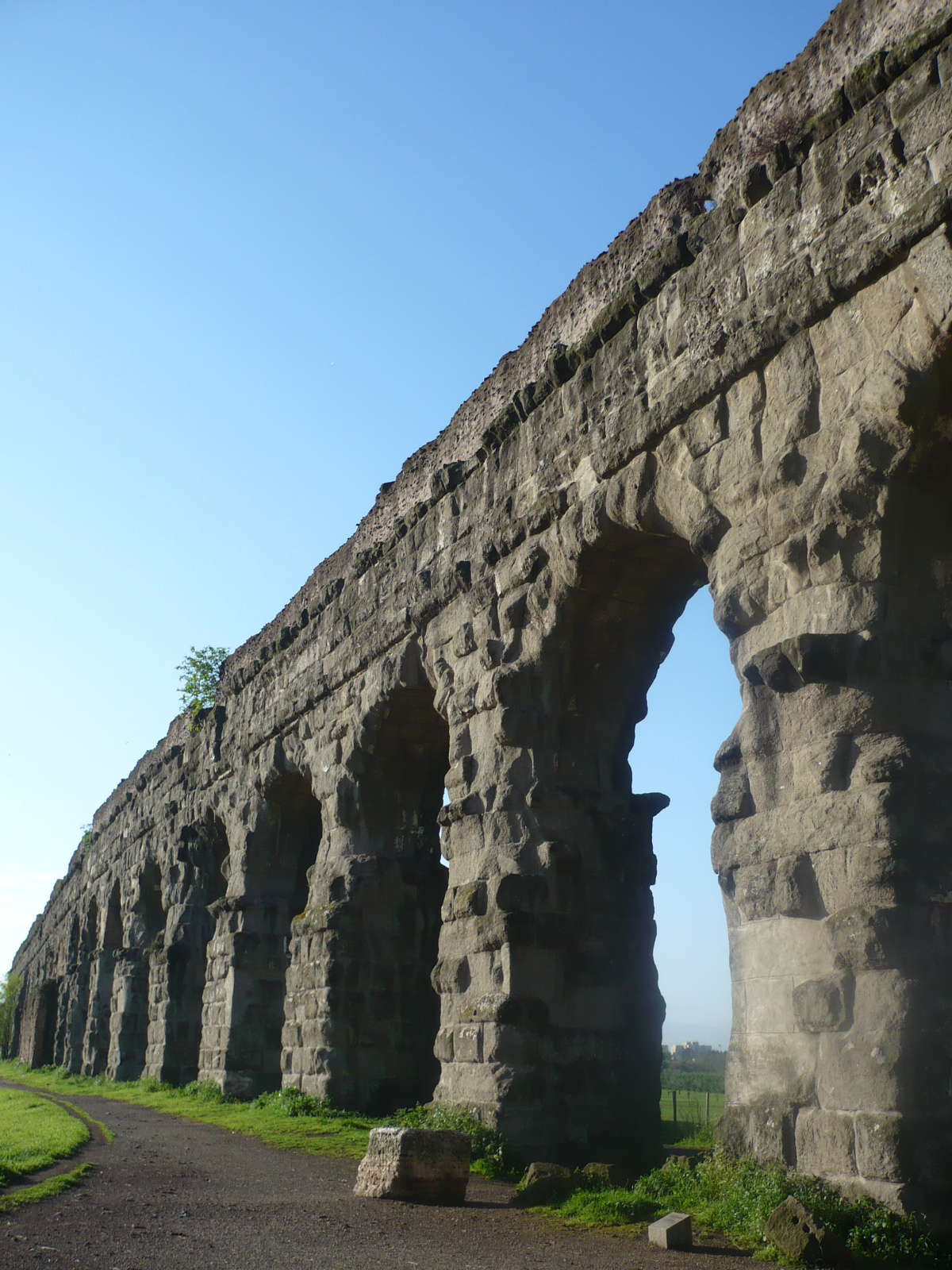 Victor Druță: Apeducte la Roma