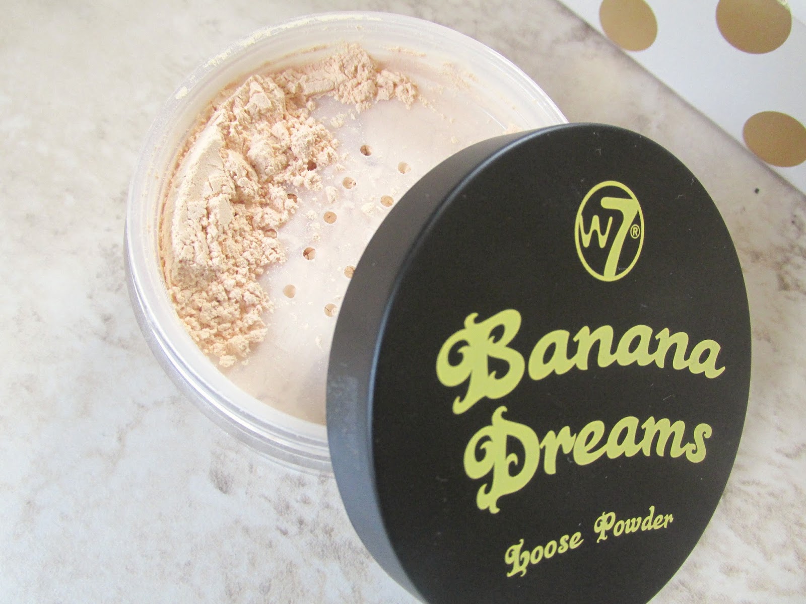 The Imperfect Beauty | Irish Beauty Blog: W7 Banana Dreams Loose Powder