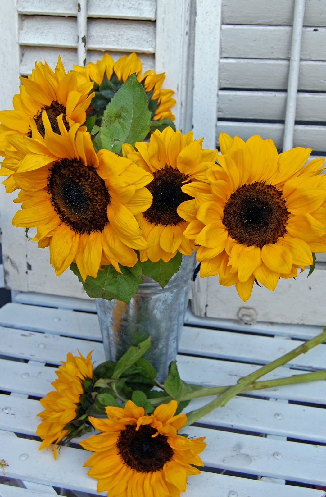 My Painted Garden: Painting Yellow Flowers In A Blue Vintage Vase