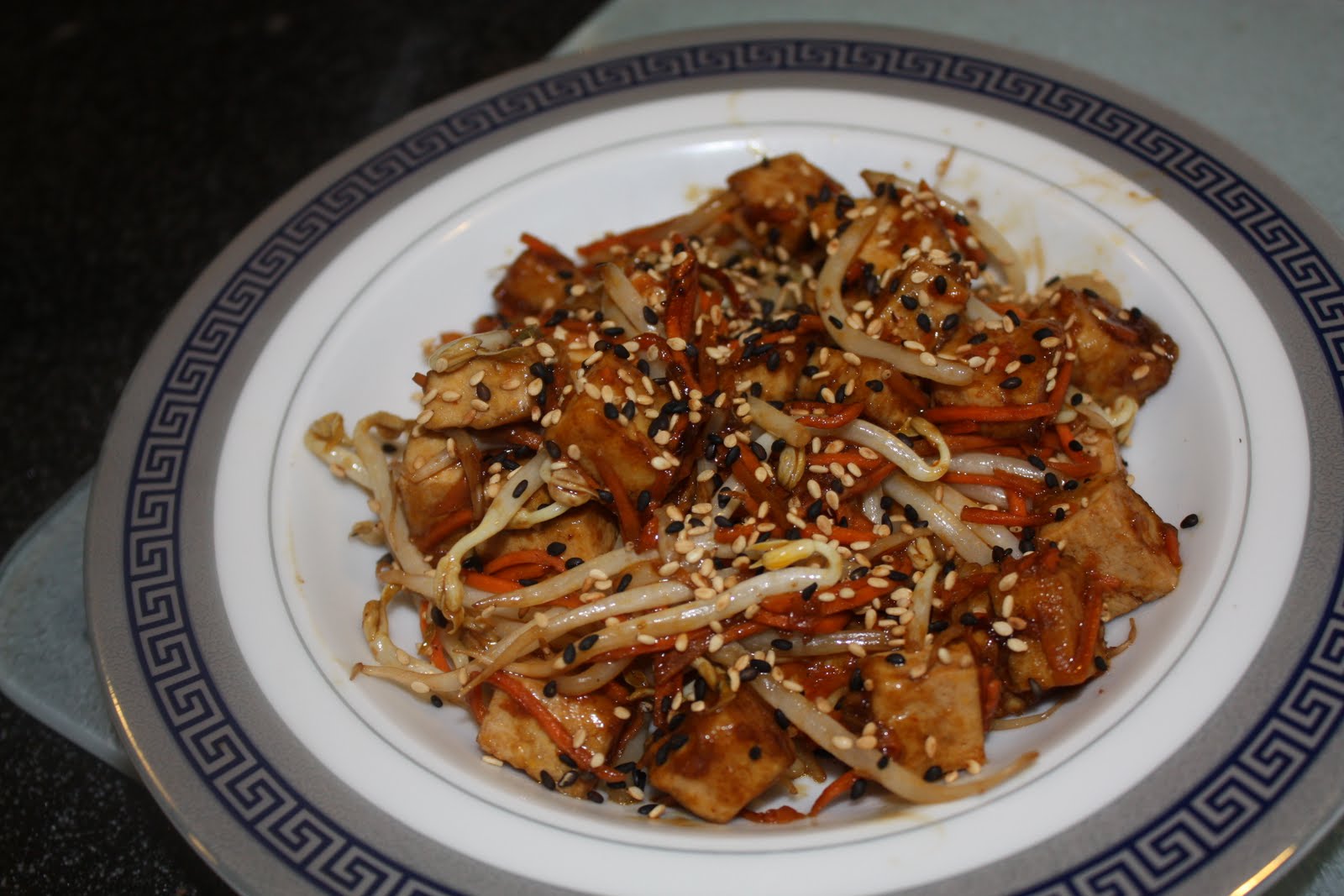 Hydromel et Ambroisie: Sauté de tofu, tamari et fèves germées