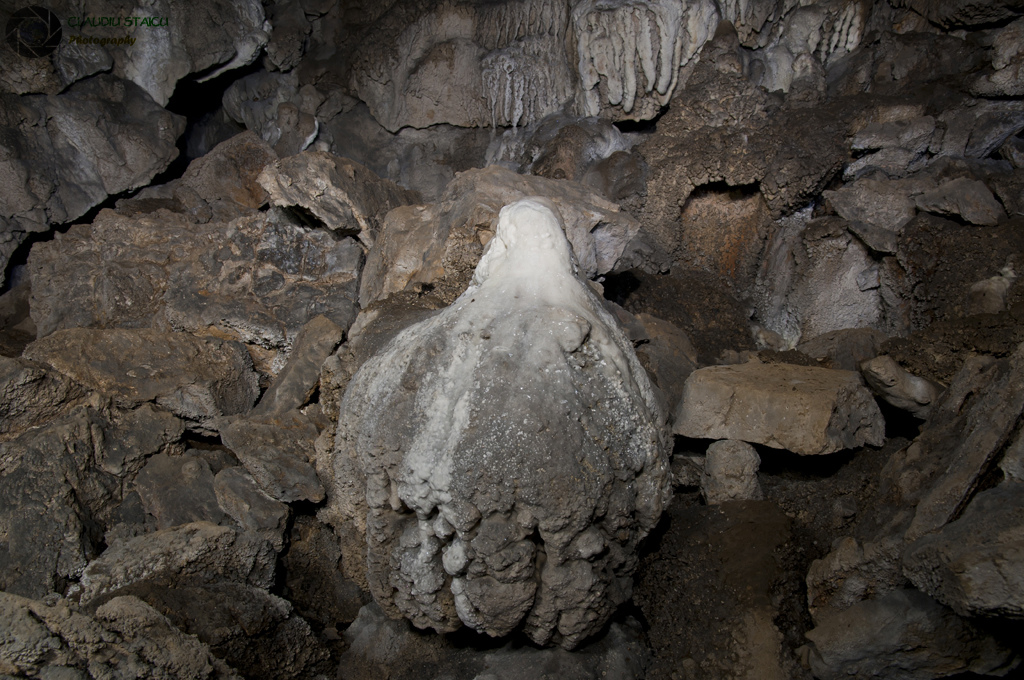 Pesteri in Podisul Mehedinti