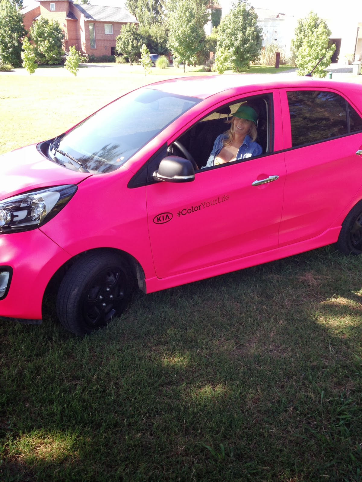Pinkstyle: ¡Hoy me tiño + de rosa con mi auto by Kia #coloryourlife