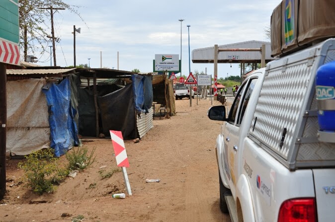SA Grensposte - SA Ports of Entry: Groblersbrug / Martin's Drift - one ...