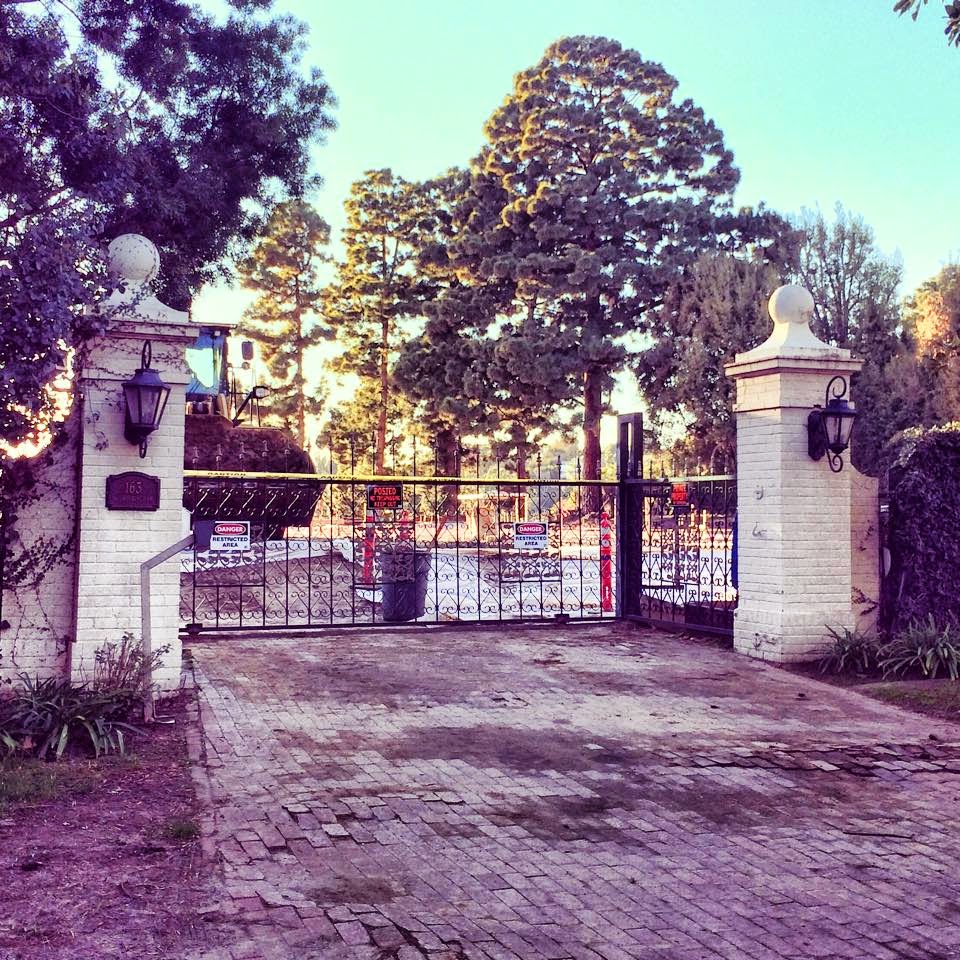 Dearly Departed Tours Hollywood: RIP Phyllis Diller's Brentwood Death House