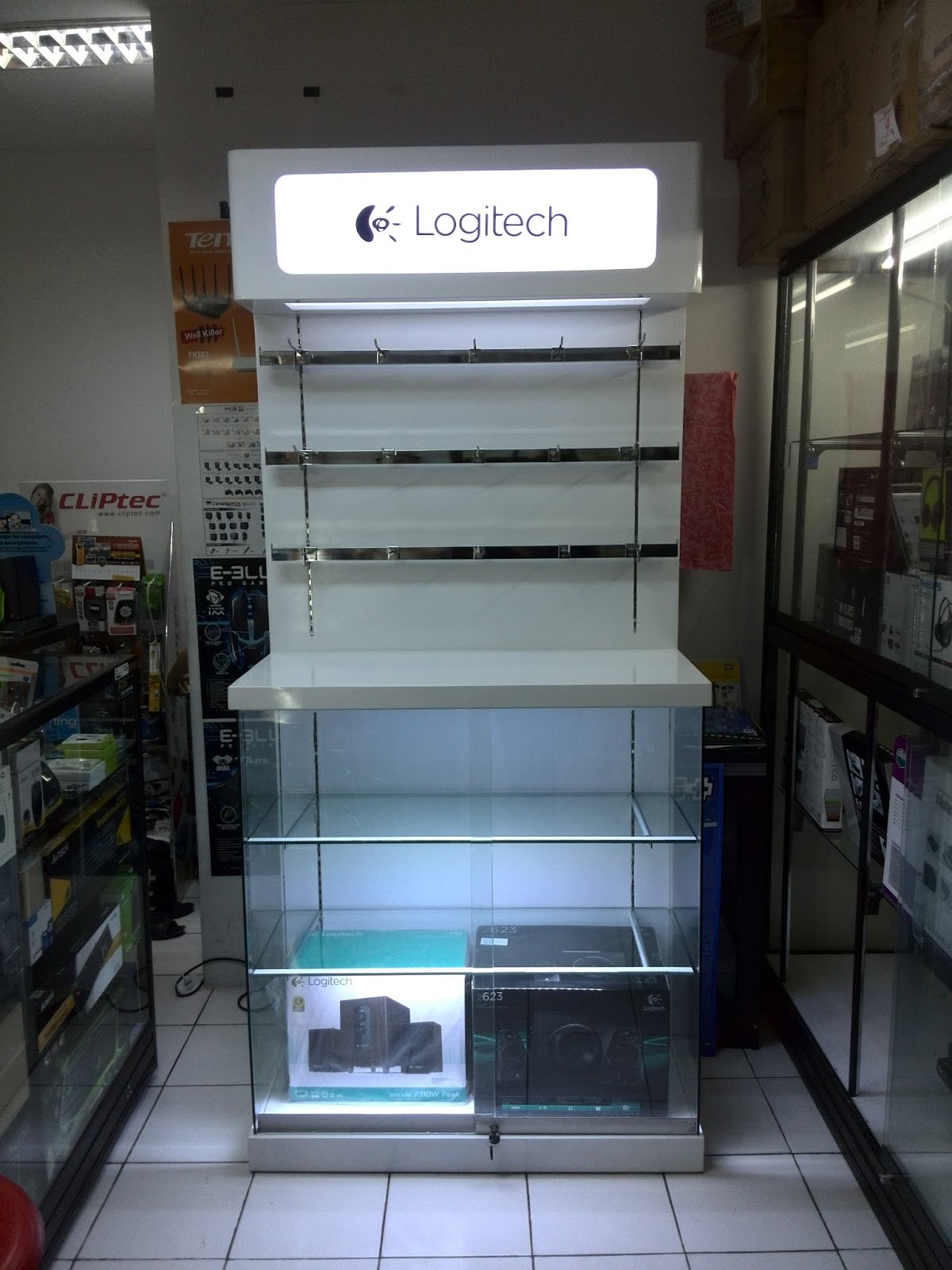 Jasa Pembuatan Lemari Display /Booth /Papan Nama /Rak /Shop Signage ...