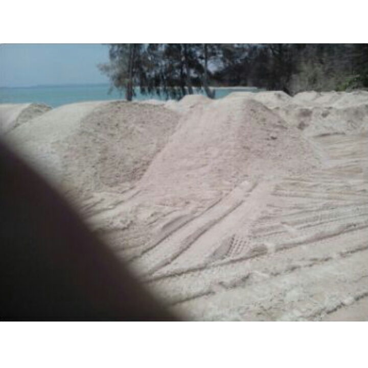 Harga Rp.210.000 Diatas Truk Muat Dipelabuhan Marunda Jakarta.