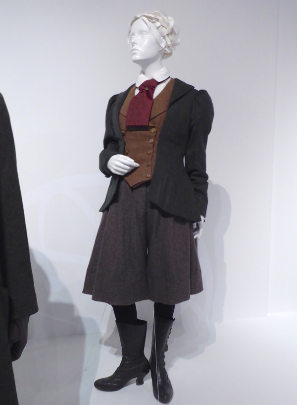 Hollywood Movie Costumes and Props: Sherlock: The Abominable Bride TV ...