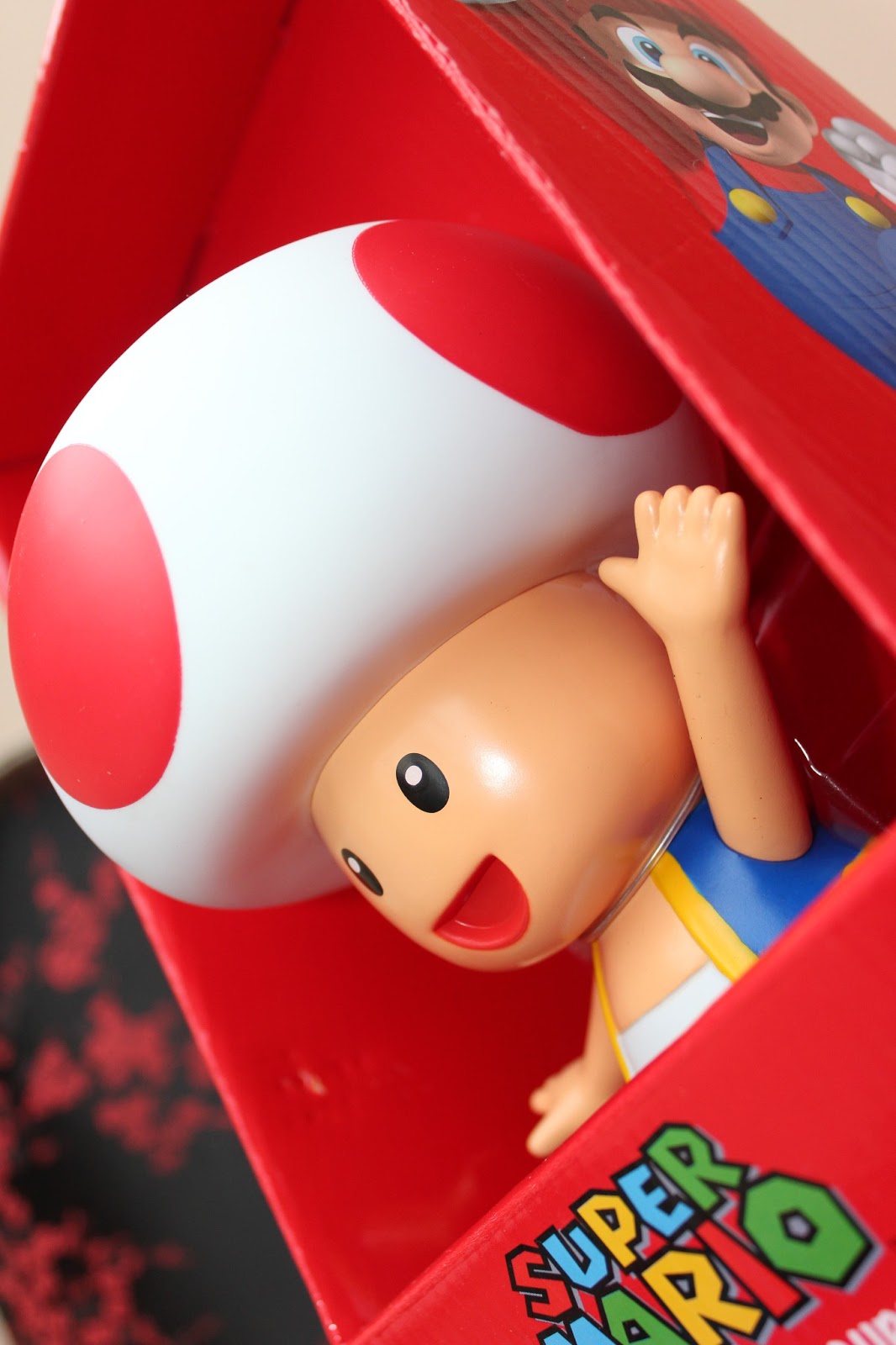 Future Figures: Super Mario Toad Super Size Figure