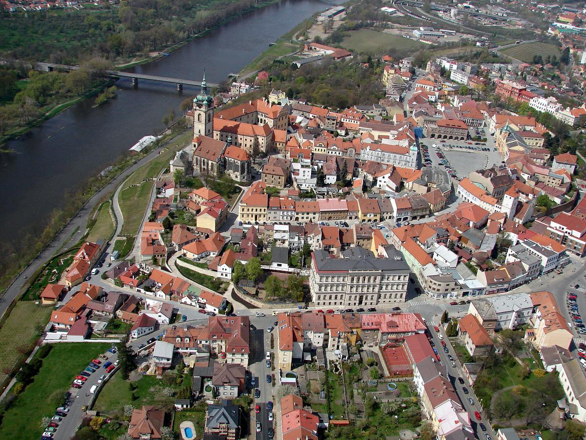 FLyFOTO letecká fotografie a video: Mělník