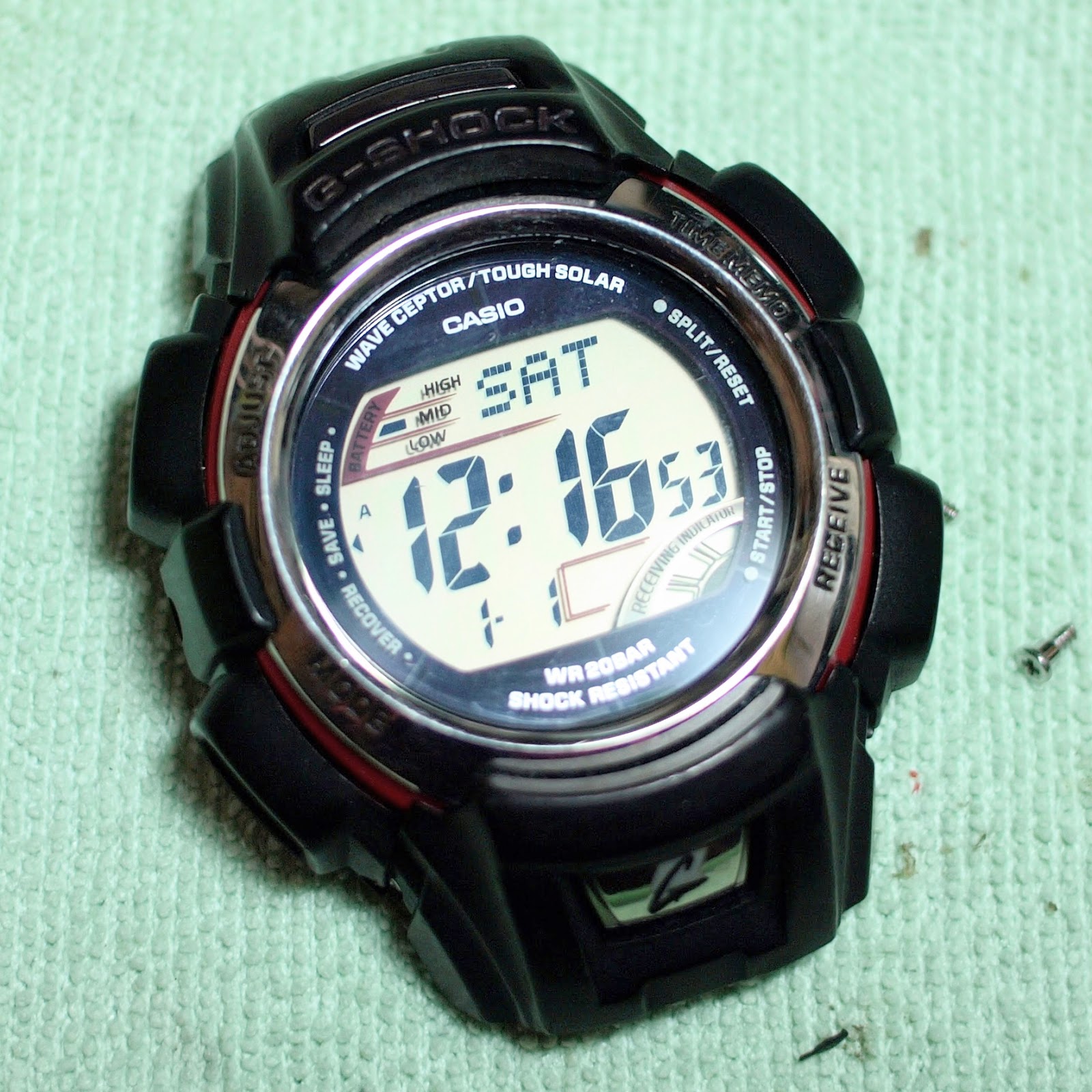 初のベゼル崩壊、CASIO G-SHOCK GW-300