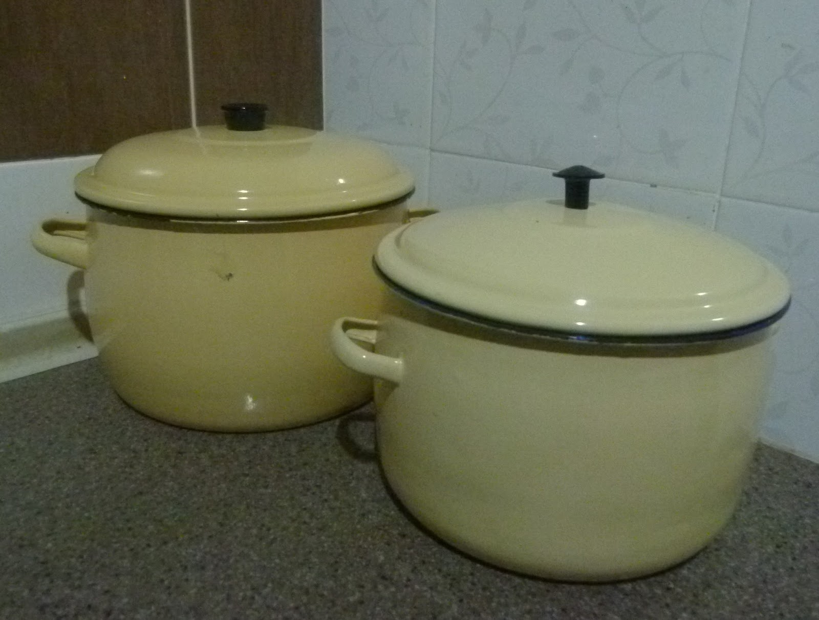 Nostalgia Belanga Tembaga: Ceritera Pinggan Mangkuk dan Periuk Ayan