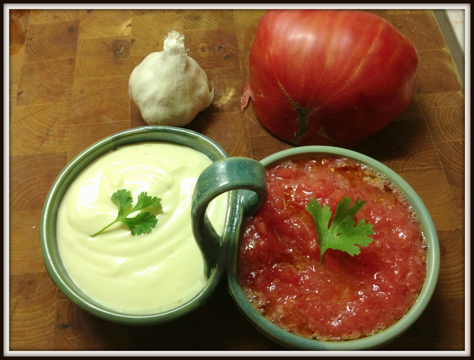 Living De Tapas: Allioli & Tomate Rallado