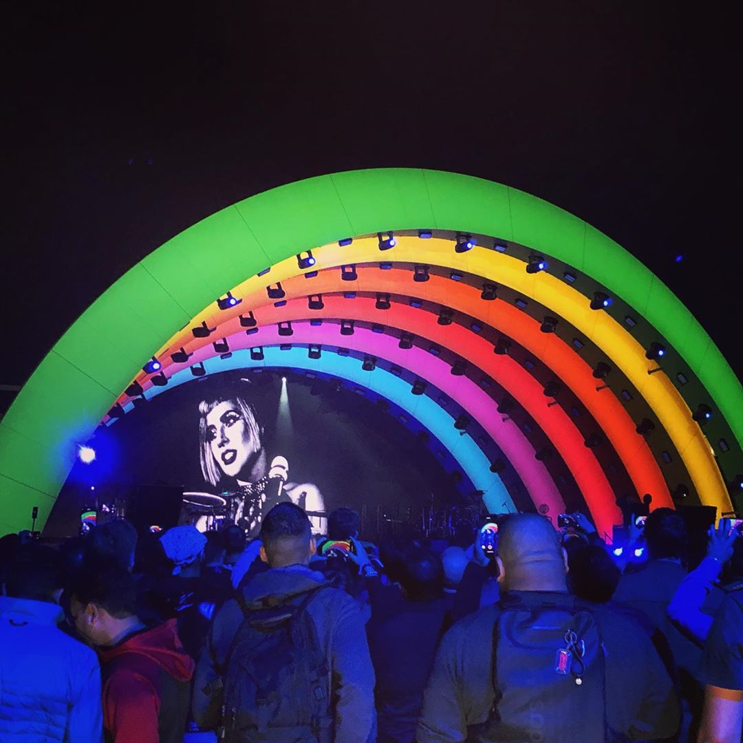 FOTOS/VIDEOS: ENIGMA - Live at the Apple Park in Cupertino, California ...