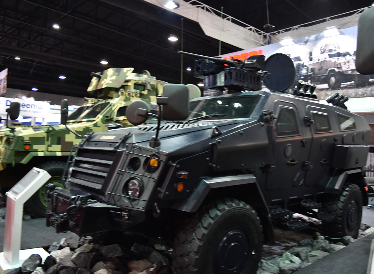 AAG_th บันทึกประจำวัน: รถหุ้มเกราะล้อยาง First Win 4x4 กับป้อมปืน ...