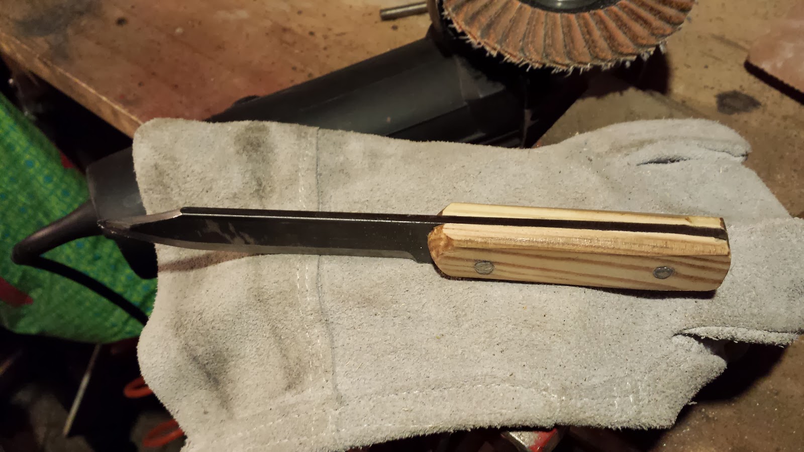 Oltre il buon senso - fraranux.it: Fare il filo alle lame e non alle ...