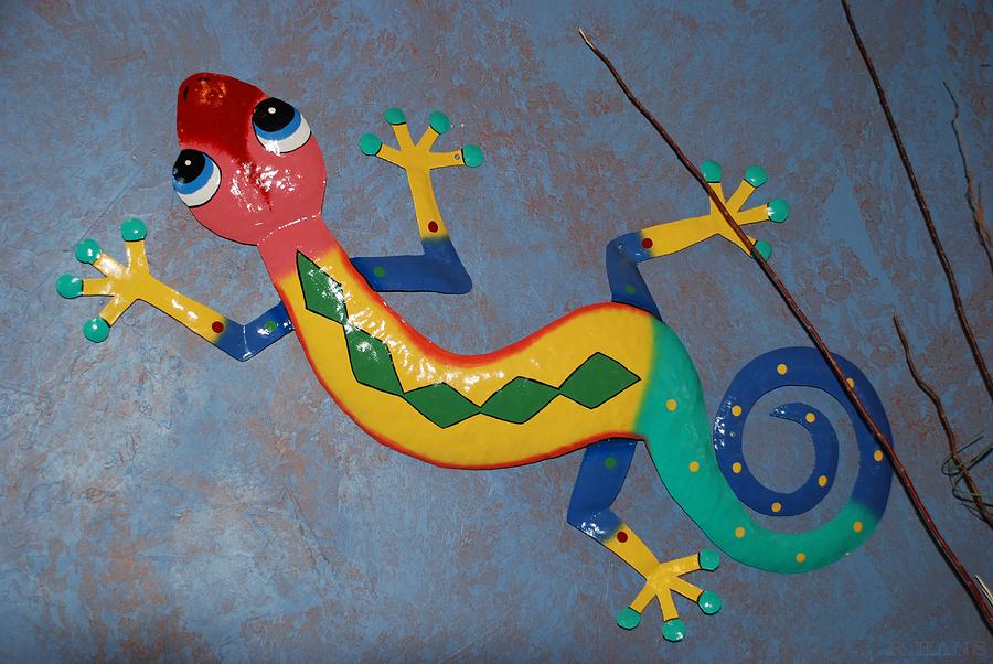 RESEÑA "TUQUEQUE ENAMORADO” DE MARÍA M. GONZÁLEZ