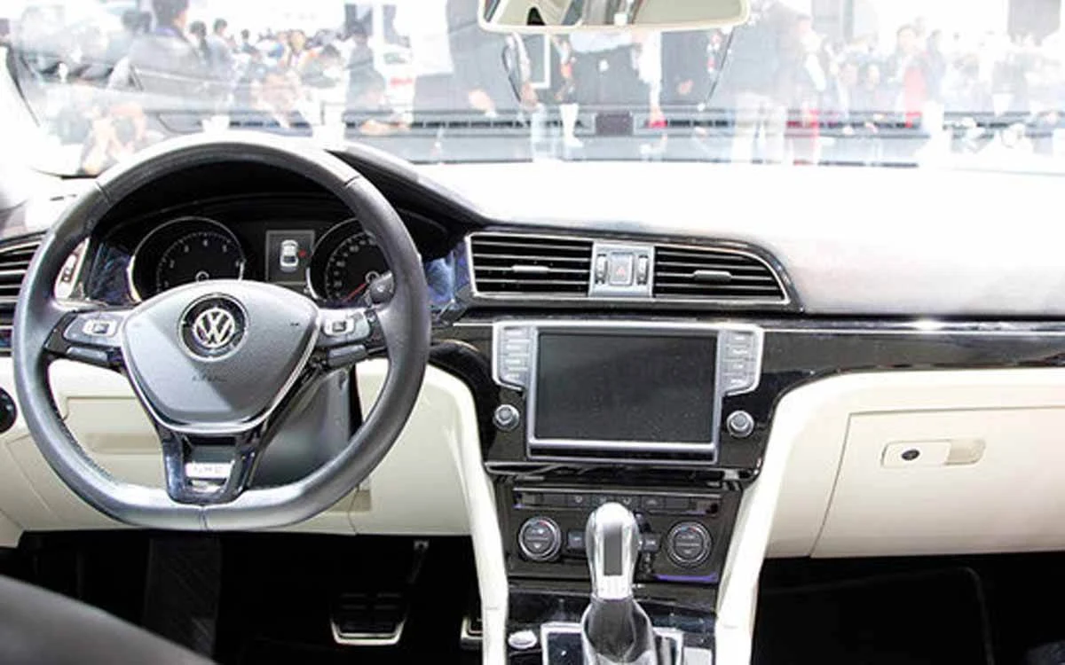 Nova VW Jetta chega em 2017 maior e mais tecnológico