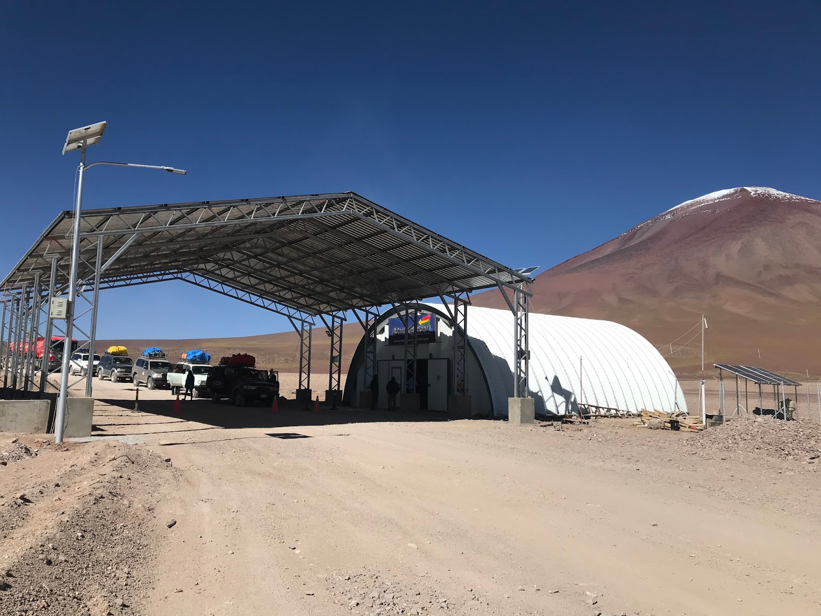 Meng's Travels: Crossing The Border From Chile to Bolivia