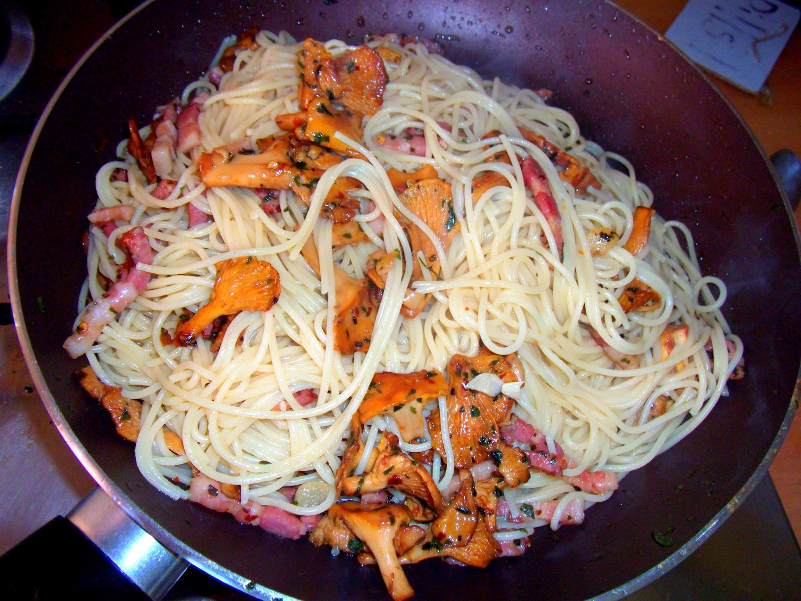 Magnon's Meanderings: Friday Night Pasta.