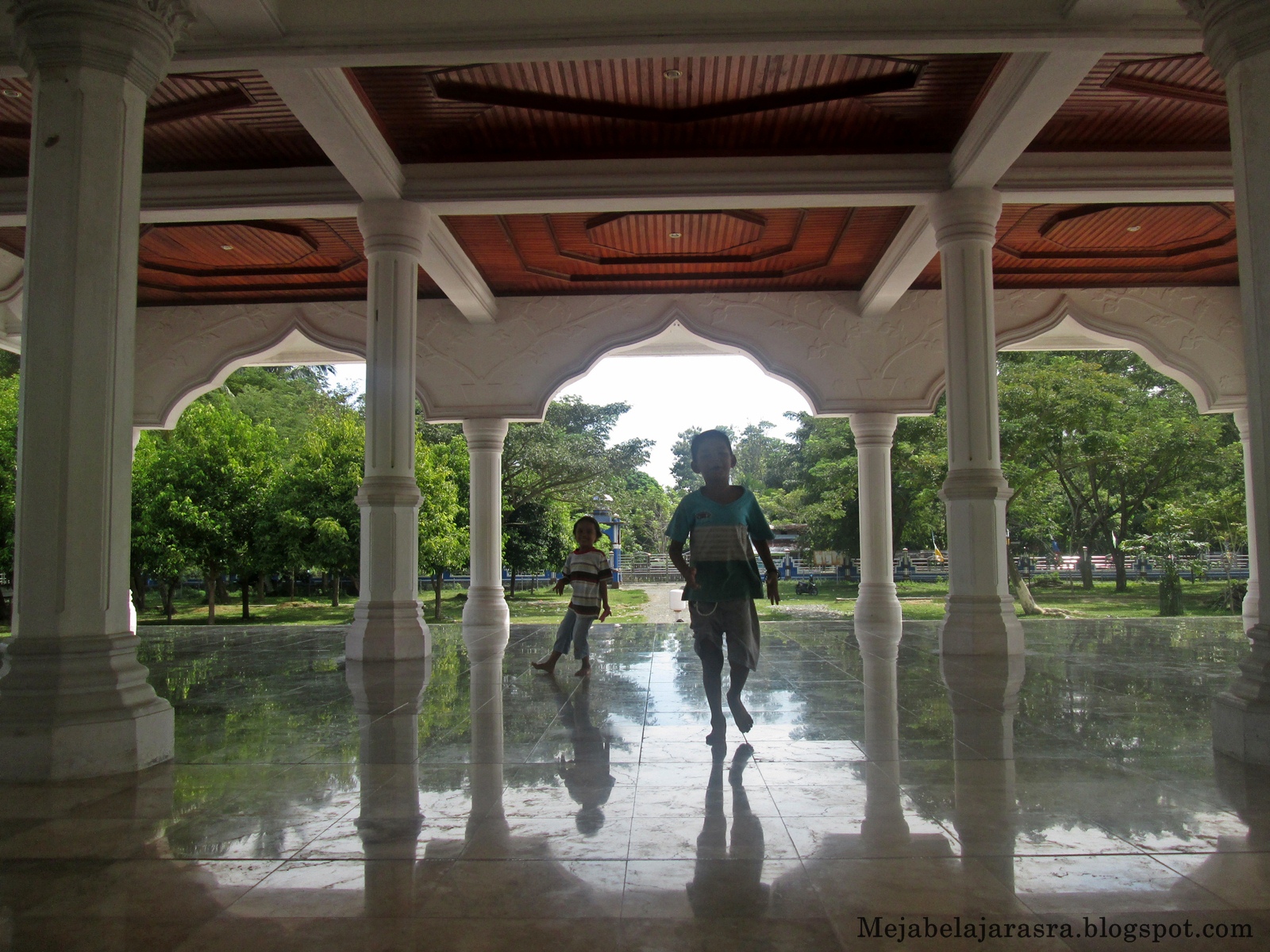 Sejarah Masjid dan Tongkat Po Teumeureuhom di Pidie - Zuhra Asra ...