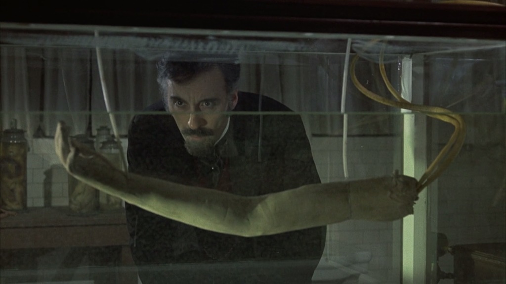 The Bloody Pit of Horror: Creeping Flesh, The (1973)